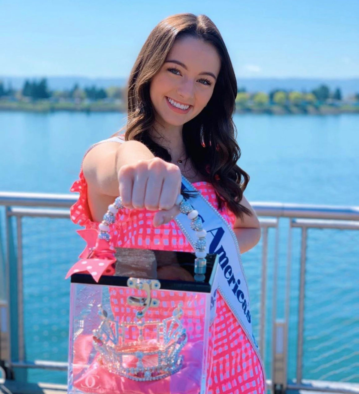 The Royalty Collection Presents the Official Miss America's Outstanding ...